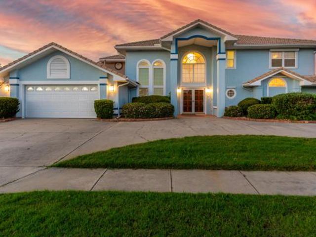 204 Cherry Dr, Melbourne Beach, FL 32951