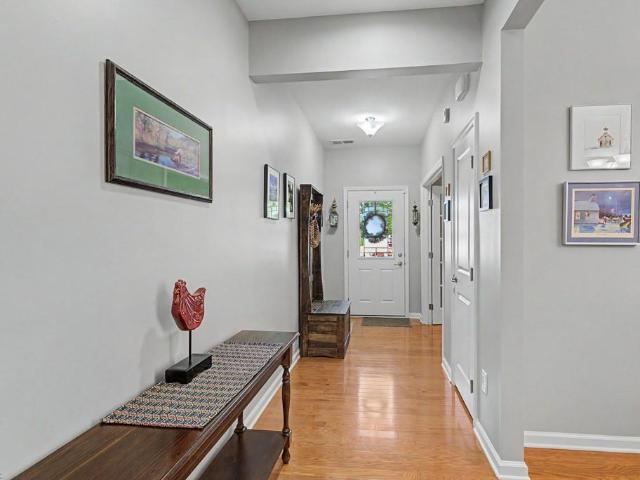 204 Christopher LN