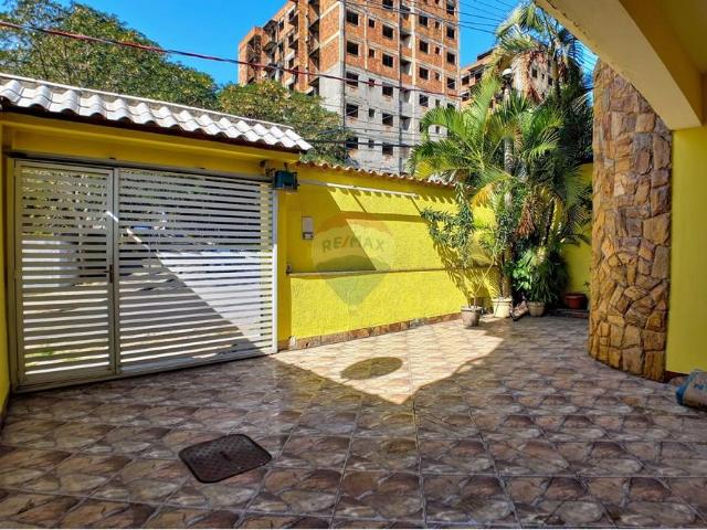 204 Área Útil Casa Alugar, 3 Dormitórios localizado em Rua Vítor Alves, 915 Em frente ao Condomínio Morada Nobre Campo Grande, Rio de Janeiro, Rio de Janeiro, 23080181 | Brasil