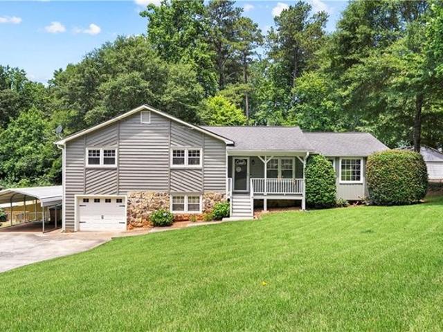 204 Bascomb Ln, Woodstock, GA 30189