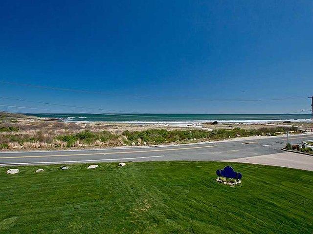 204 Bellevue Ct, Narragansett, RI 02882