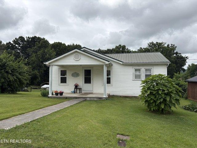 204 Blair Ave, Sweetwater, TN 37874