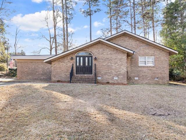204 Brook Dr, Saint Matthews, SC 29135
