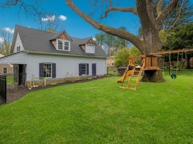 204 Brookhaven Rd, Wallingford, PA 19086 | MLS #PADE2112