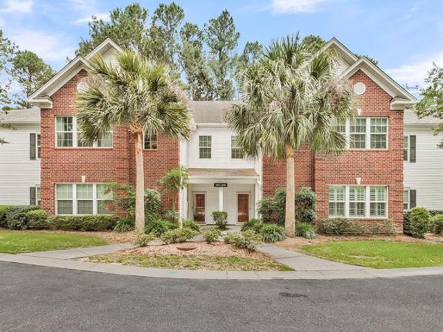 204 Golf View Ln, Summerville, SC 29485