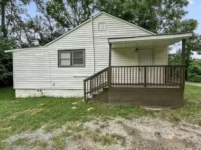 204 GARTH DR, ADAMSVILLE, AL 35005 Single Family Residence For.