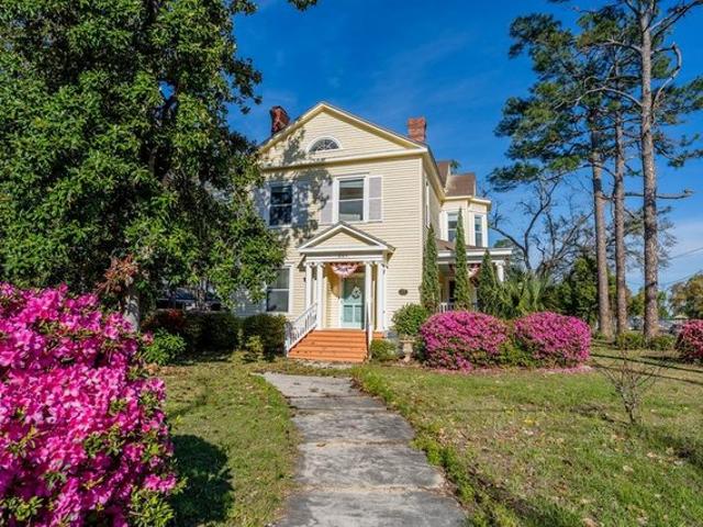 204 Gaskin Ave N, Douglas, GA 31533