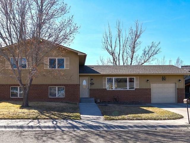 204 Georgetown Dr, Glendive, MT 59330