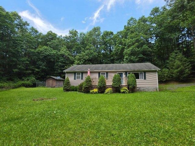 204 Glade Crk, Cool Ridge, WV 25825