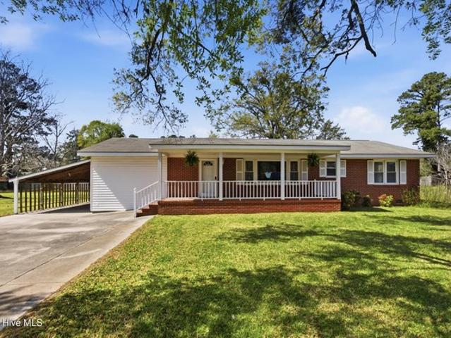 204 Glenburnie Dr, New Bern, NC 28560