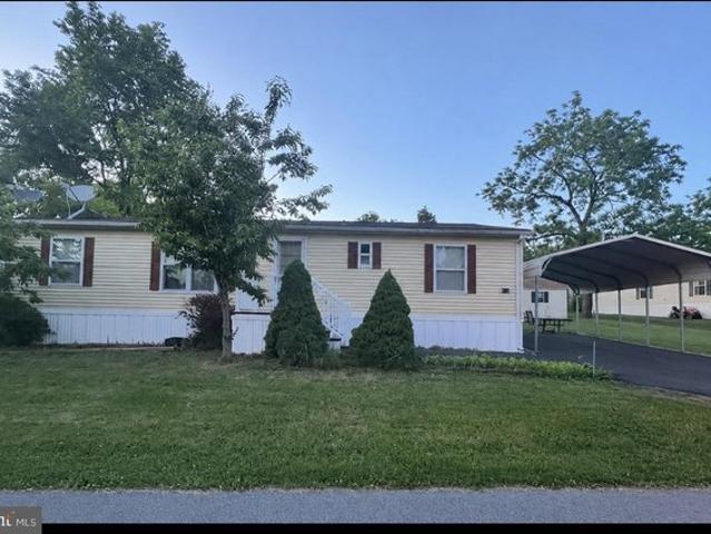 204 Green Hill Dr, Green Lane, PA 18054