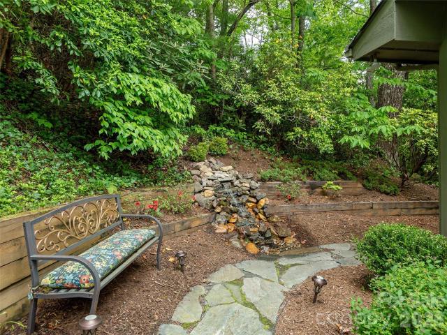 204 Greenleaf Drive