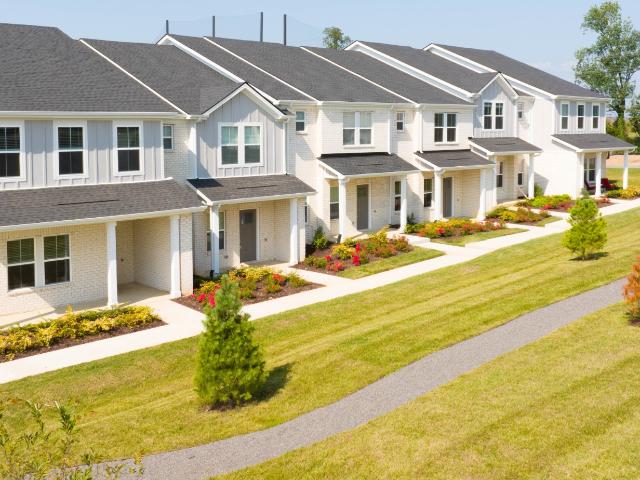 204 Douglas Bend Rd # 405