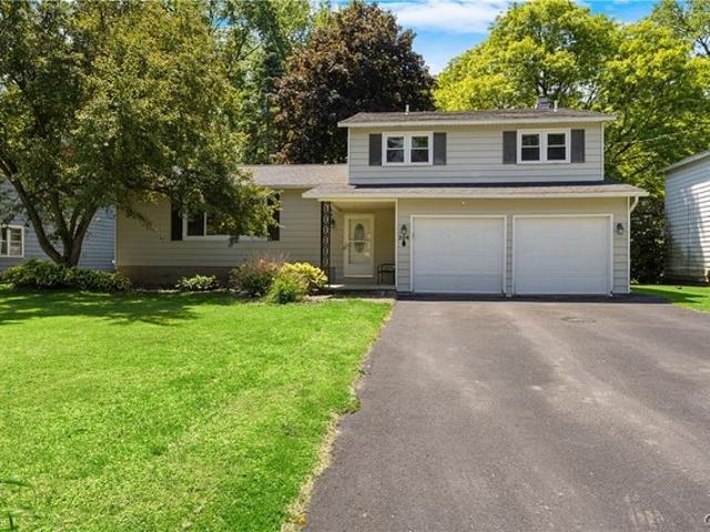 204 Donlin Dr, Liverpool, NY 13088