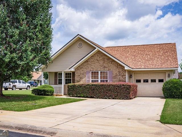 204 Deerfield Cir, Warner Robins, GA 31088
