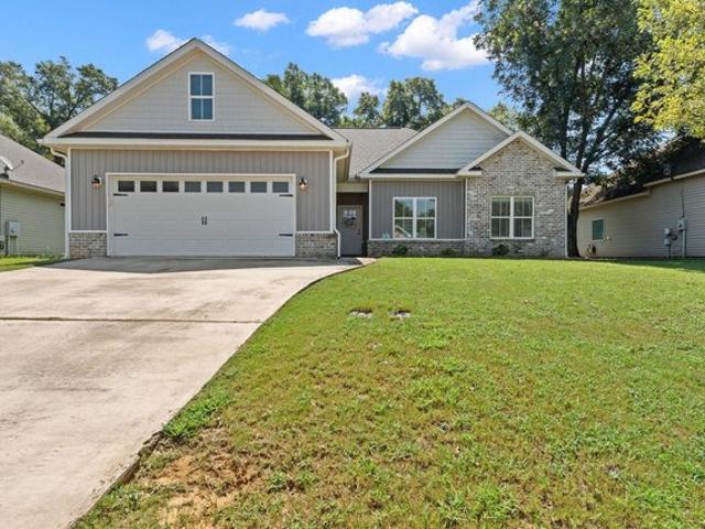 204 Dennard Dr, Perry, GA 31069
