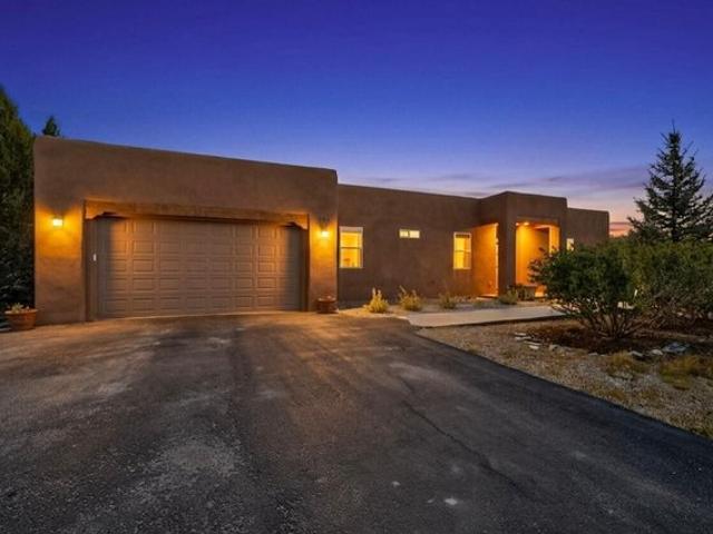 204 Dinkle Rd, Edgewood, NM 87015