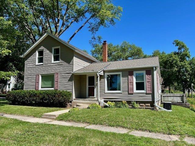 204 E 6th St, Pecatonica, IL 61063