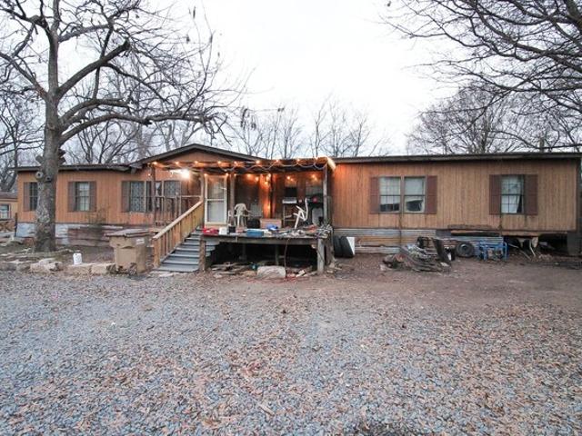 204 E 9th St, Hooks, TX 75561