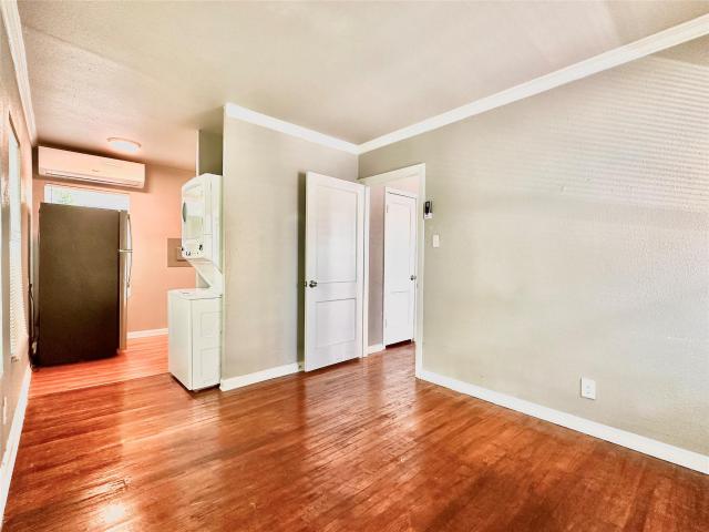 204 E 30th St # 101