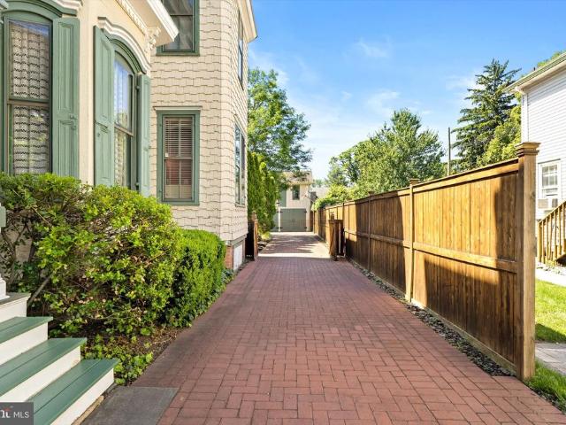 204 E Washington Avenue