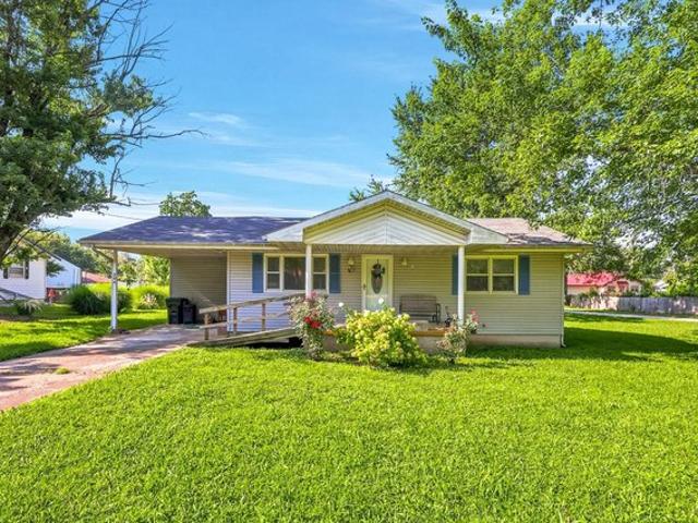 204 E Washington St, Seymour, MO 65746
