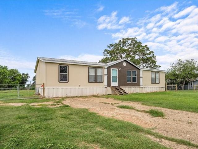 204 E Fayette St, Ellinger, TX 78938