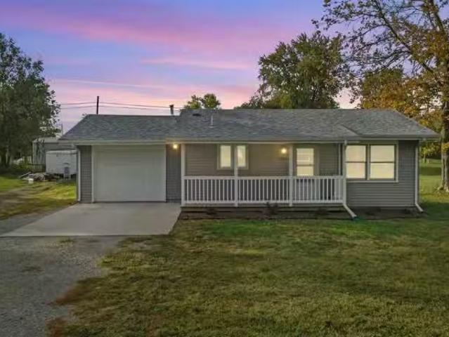 204 E HARRISON ST, RICHLAND, IA 52585 Single Family Residence.