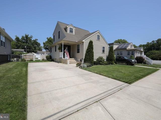 204 E Maiden Ln, Somerdale, NJ 08083