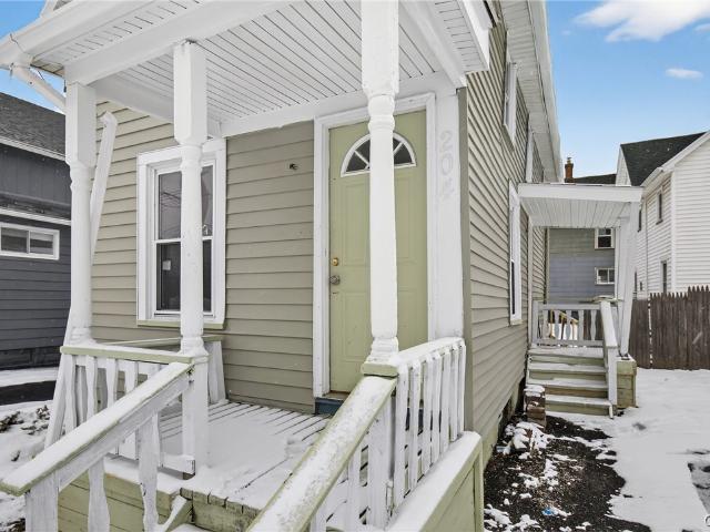 204 E Maple Avenue