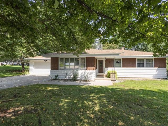 204 E Pleasant St, South Wayne, WI 53587