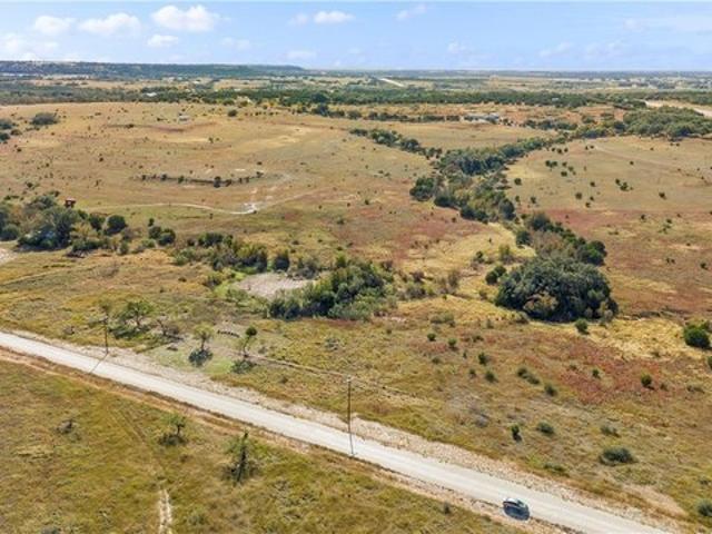 204 E Rolling Oaks Dr, Goldthwaite, TX 76844