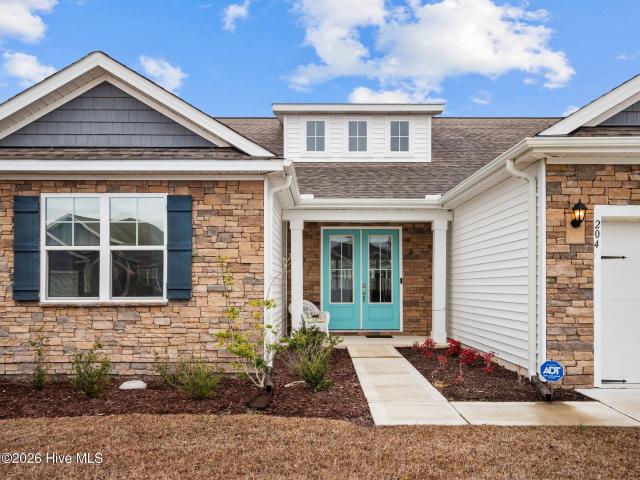 204 Edgewater Way