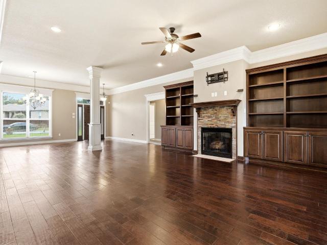 204 Forest Oak Drive