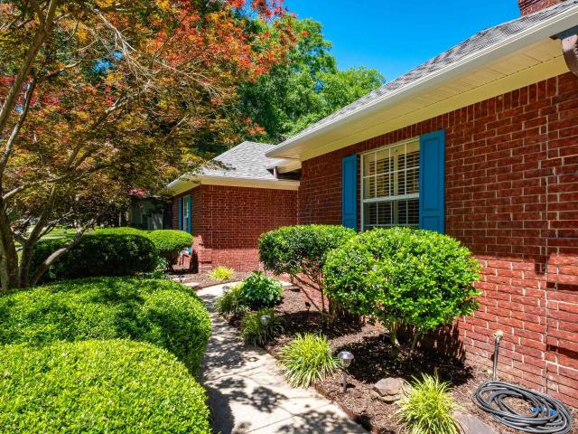 204 Fair Oaks Drive