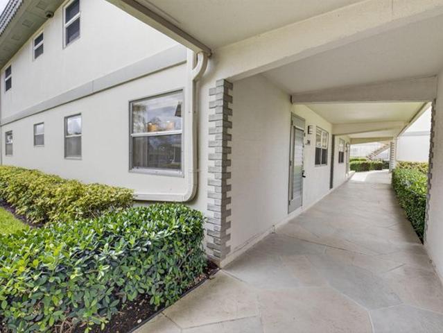 204 Flanders E, Delray Beach, FL 33484
