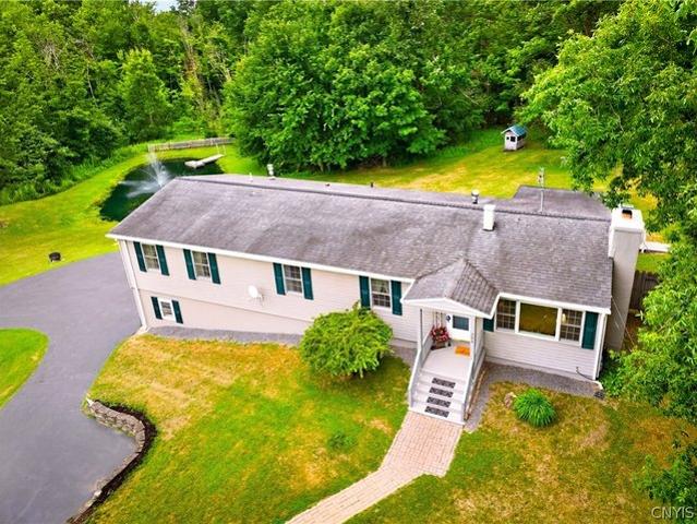 204 Homewood Dr, Clinton, NY 13323