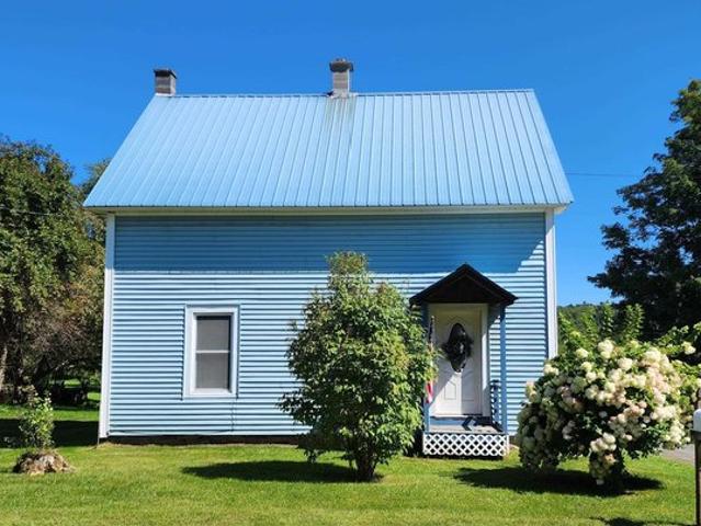 204 Hall Stream Rd, Canaan, VT 05902