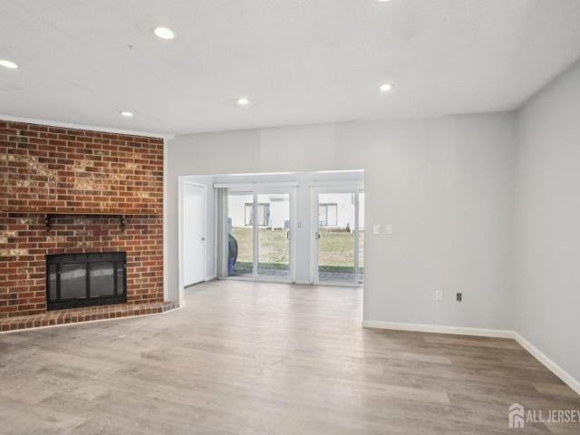204 Hampshire Court