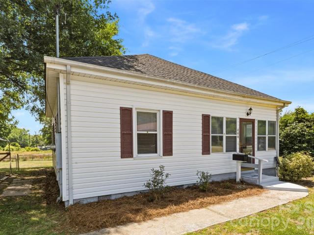 204 Hampshire Lane
