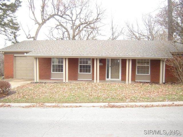 204 Highridge Dr, Belleville, IL 62223
