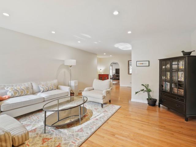 204 Hillside Court