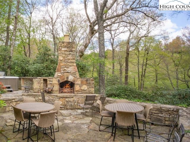 204 Huckleberry Trail