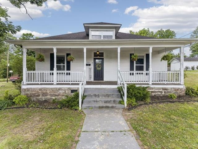 204 Jefferson Ave E, Carthage, TN 37030
