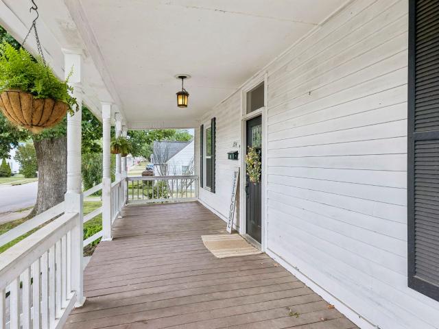 204 Jefferson Ave E