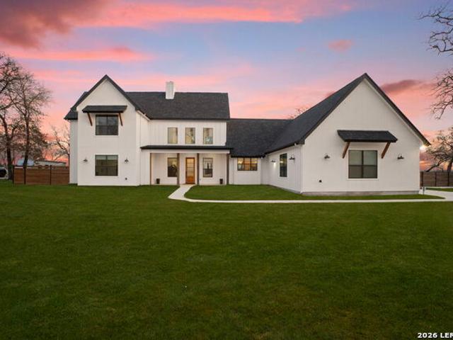 204 Oak Fields Dr