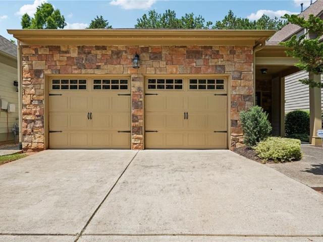 204 Oakleaf Drive