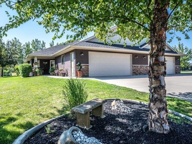 204 Ottawa Ave SE, Hutchinson, MN 55350