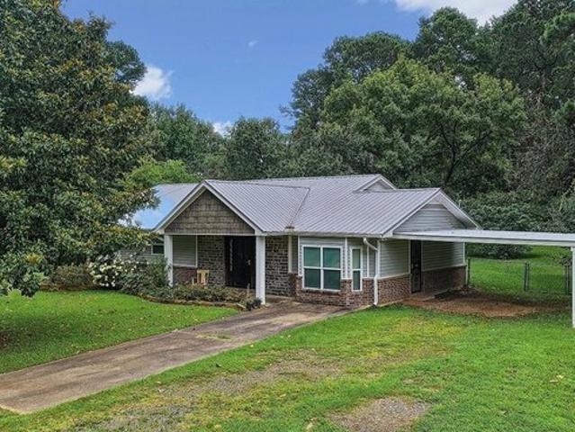 204 Lakeshore Dr, Texarkana, TX 75501