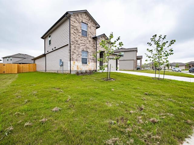 204 Lily Pond Trl